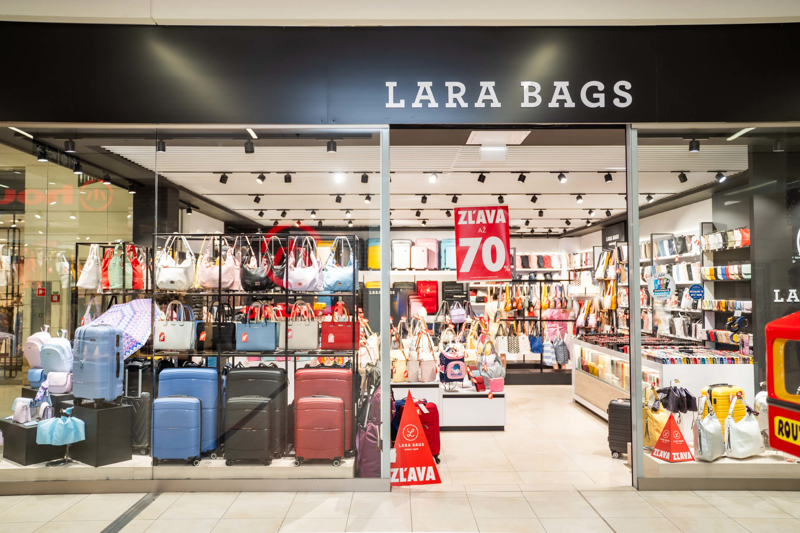 Lara Bags - Forum Poprad